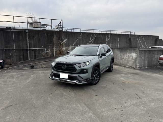 トヨタ RAV4 2.0 アドベンチャー 4WD JAOS パノラマルーフ シートヒーター 366.4万円 令和4年(2022年) 三重県 中古車 - 価格.com